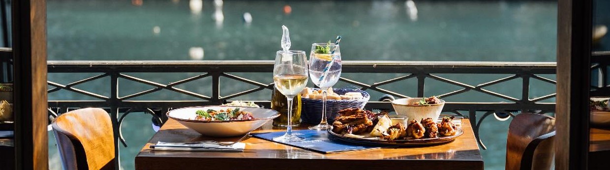 Manakis St Julians - Restaurant in St. Julians | Book a Table - Bookia ...